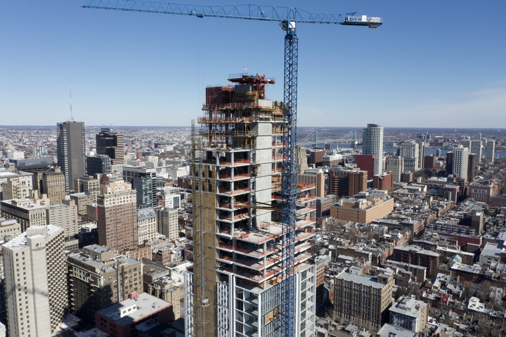 Examples of Concrete Use: Warehouse and Skyscraper - Silvi