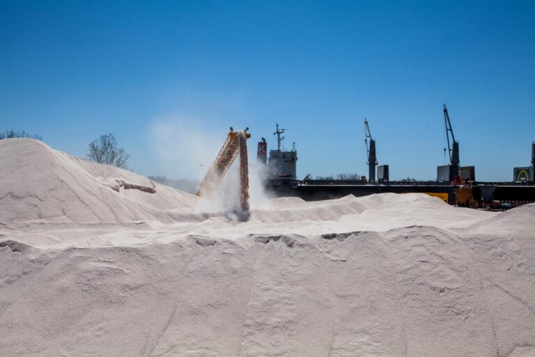 Road Salt vs Table Salt: What’s the Real Difference?